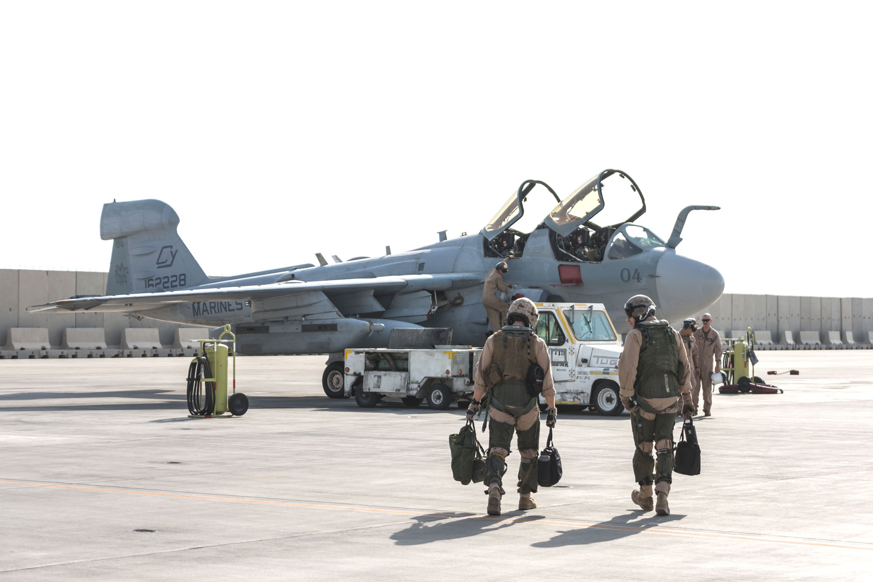 Marine Corps' Last Prowler Aircraft Return from Final Combat Deployment ...