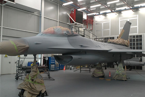Aviano Unveils First Locally Painted F-16 | Military.com